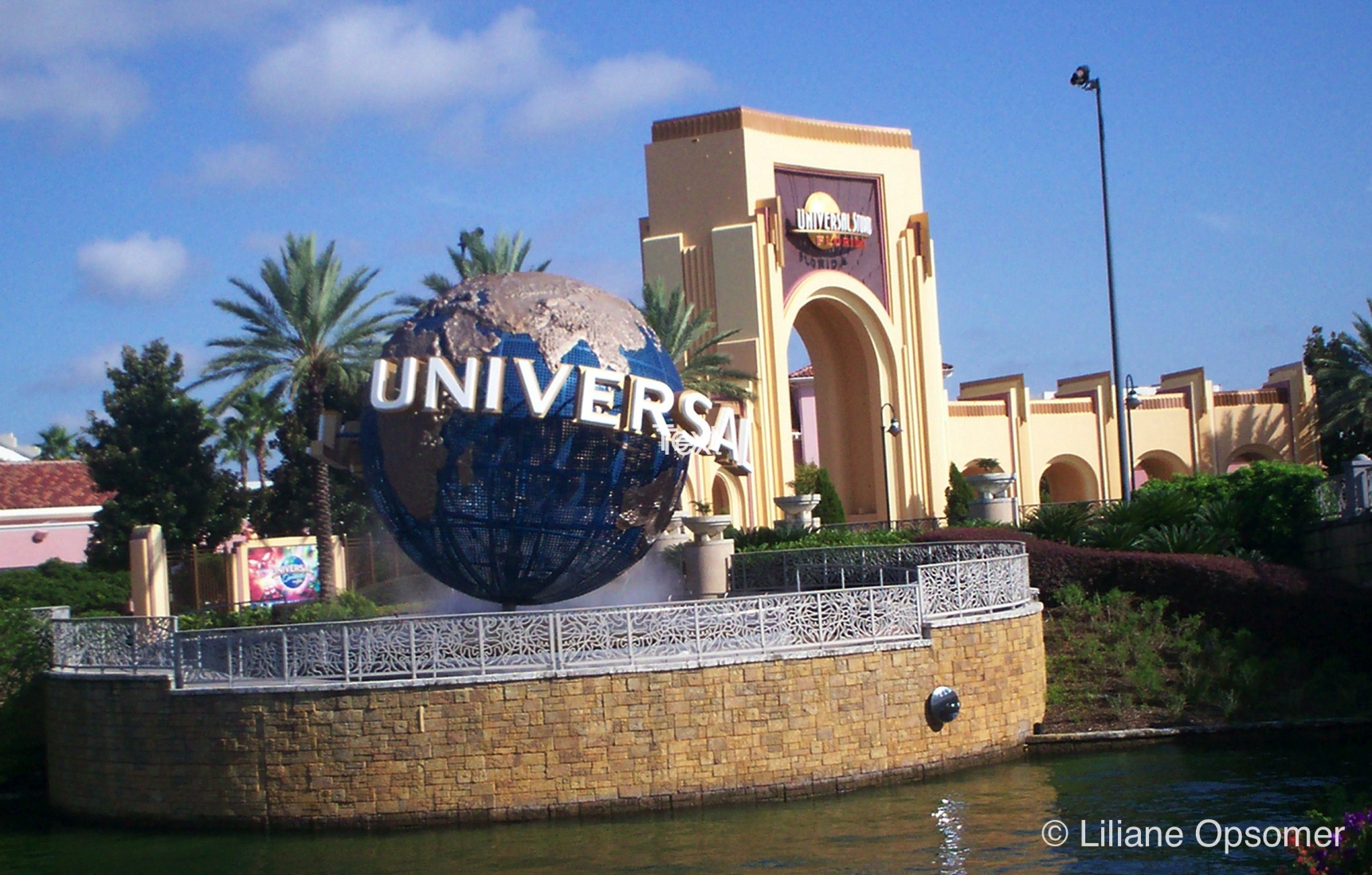 Universal Studios Entrance Day - The Unofficial Guides