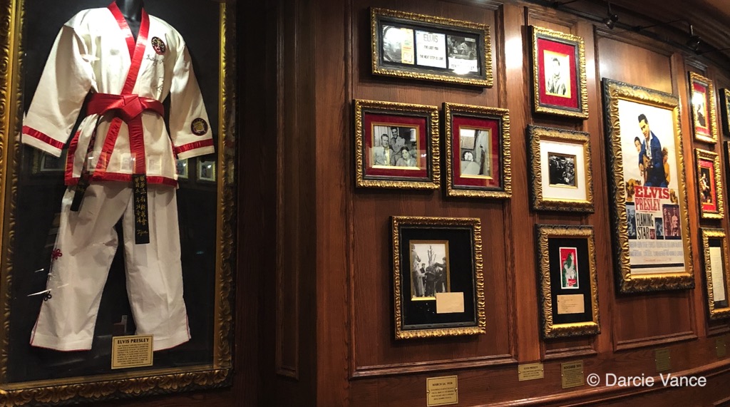 Elvis room - The Unofficial Guides
