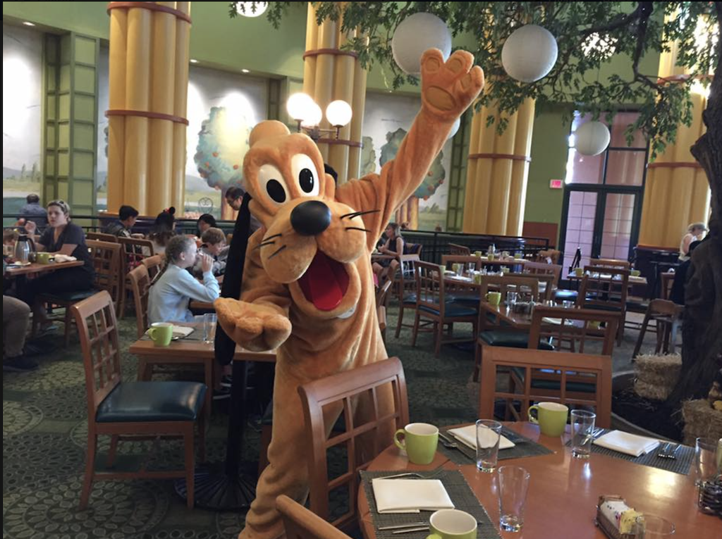 Swan character breakfast - The Unofficial Guides