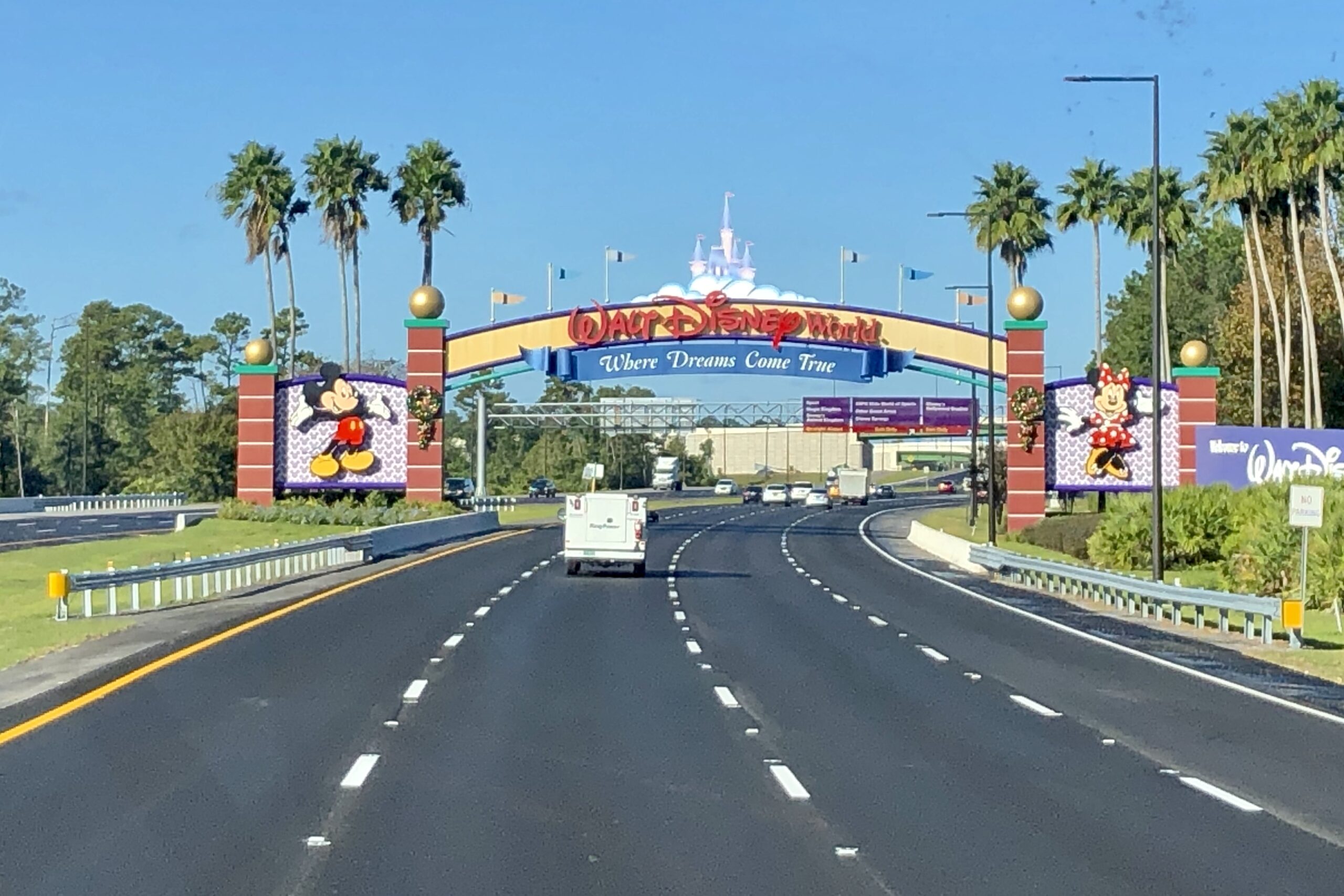 WDW Entrance - The Unofficial Guides