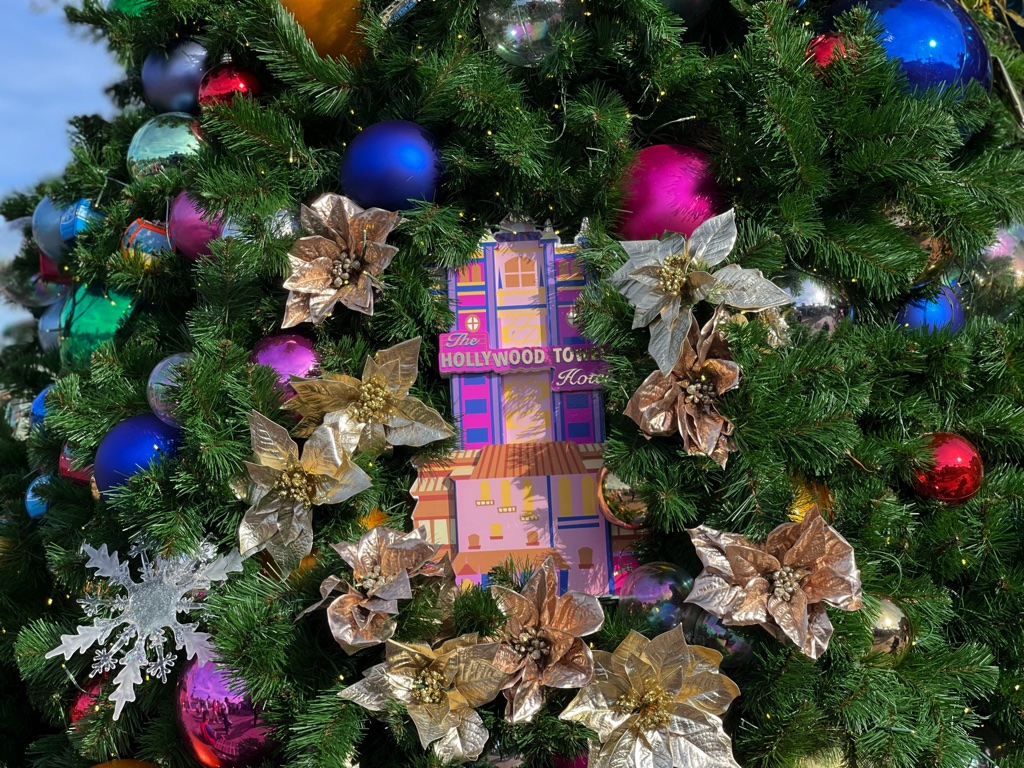 Disney Parks Tree 2021. Closeup - The Unofficial Guides